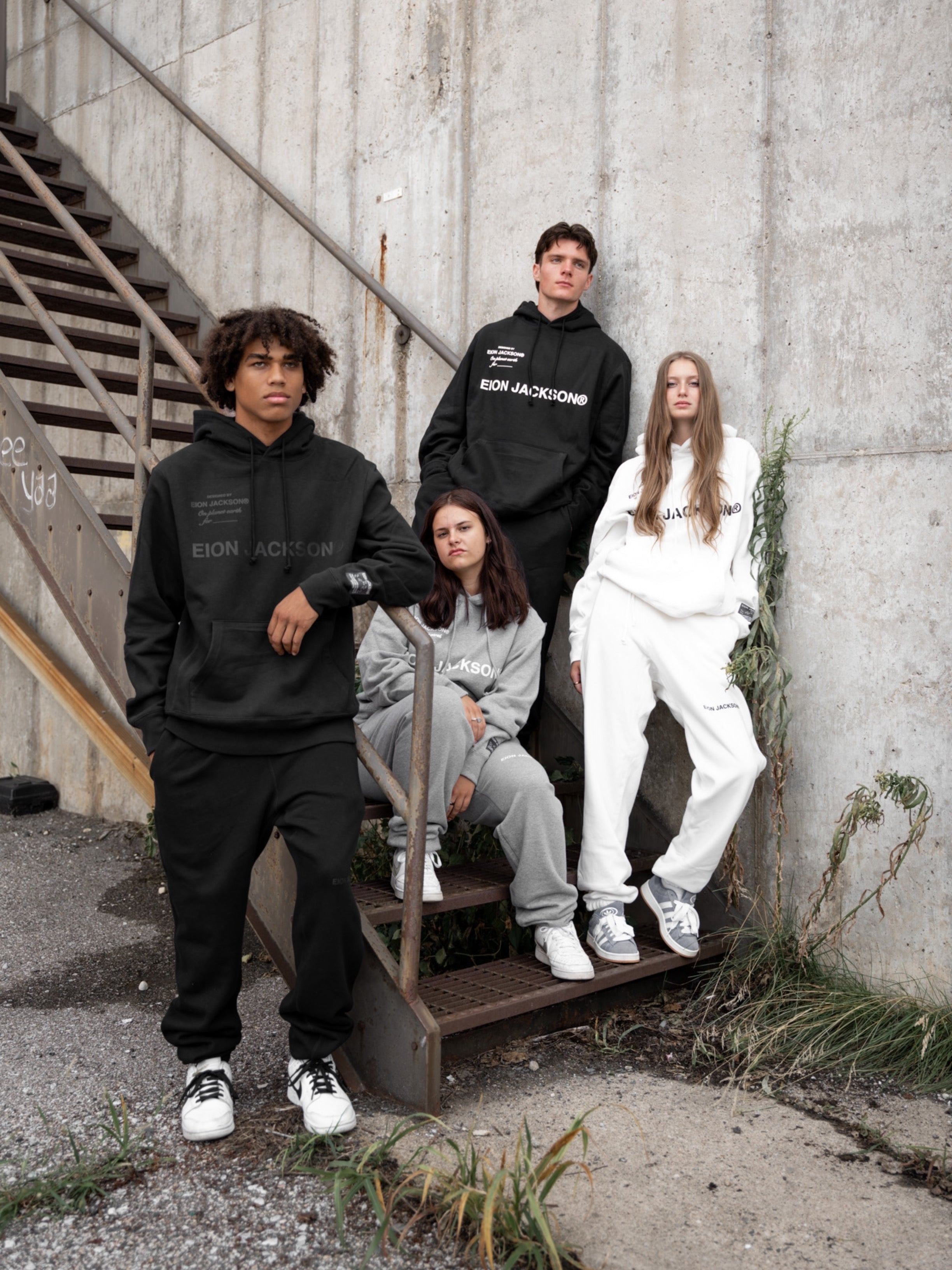 EION JACKSON® HOODIE [BLACK]
